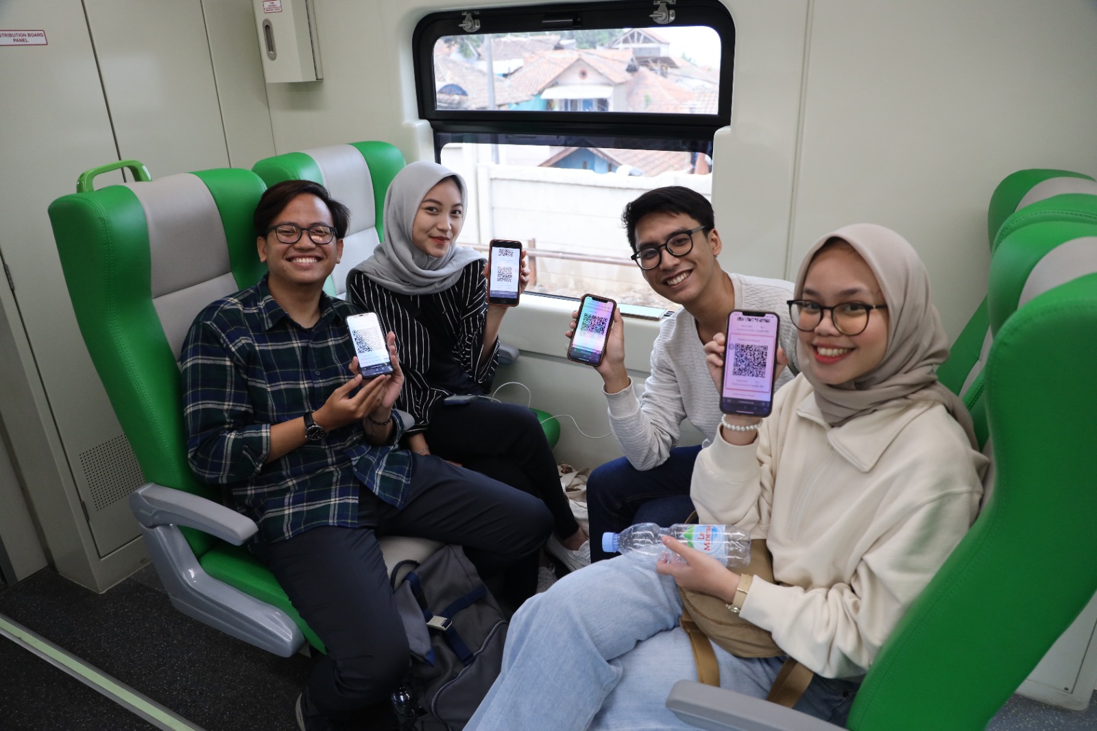 Seminggu, Kereta Api Feeder KCJB Whoosh Angkut 5.473 Pelanggan | KAPOL.ID