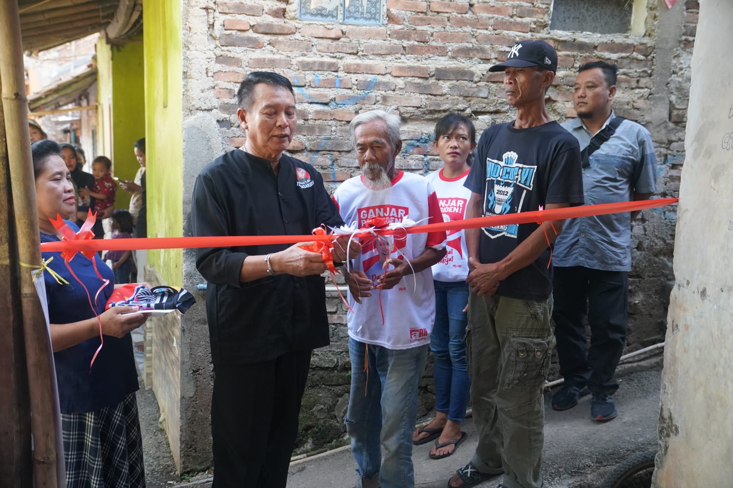 SUMEDANG: TB Hasanuddin Resmikan Bantuan 5 Rutilahu | KAPOL.ID
