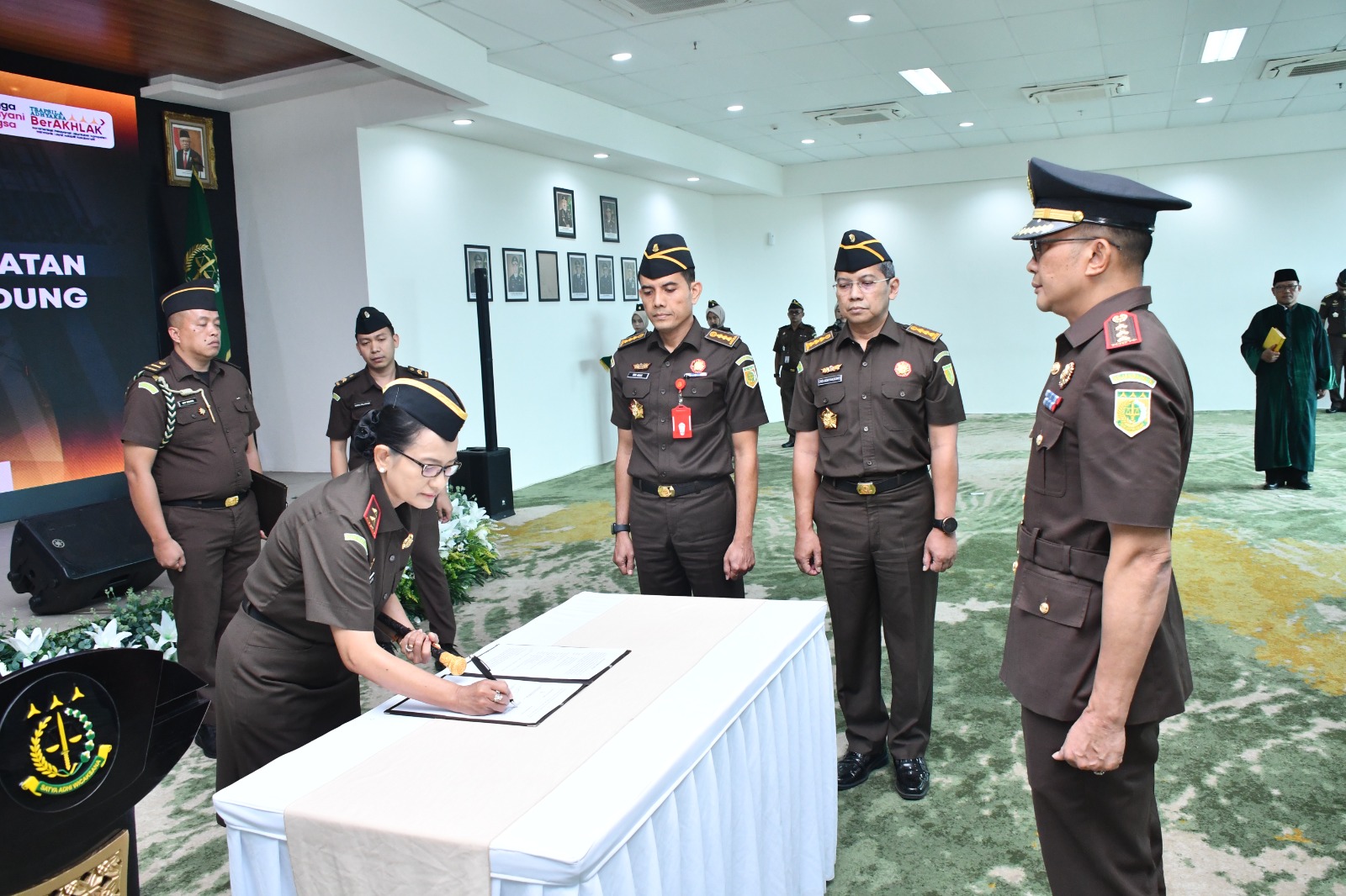 KAJATI Jabar Lantik Donny Haryono Jadi Kajari Kabupaten Bandung | KAPOL.ID