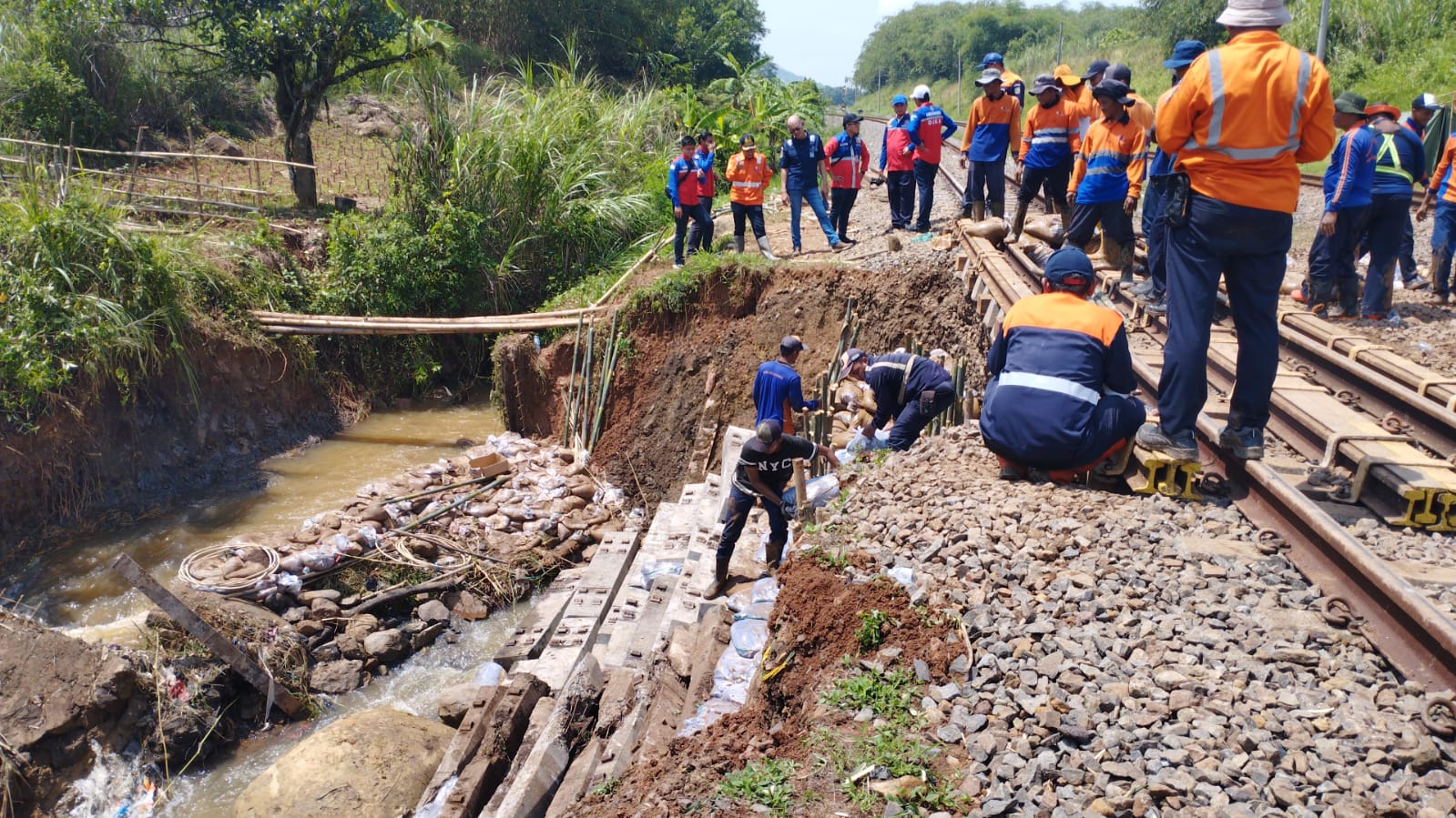 Selesai, Perbaikan Jalur Kereta Api di Petak jalan Stasiun Sukatani ...