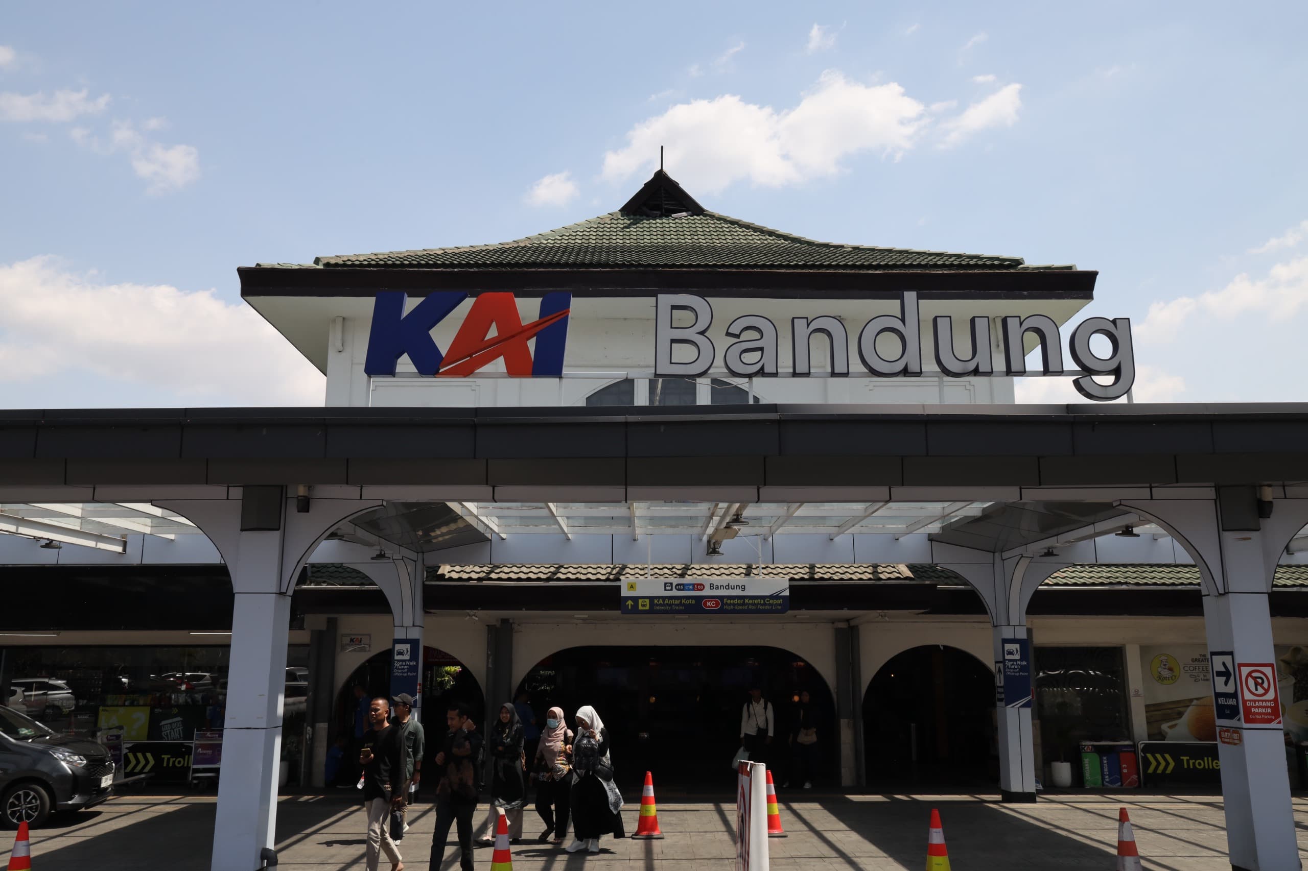 Stasiun Bandung Jadi Ikon Bersejarah | KAPOL.ID