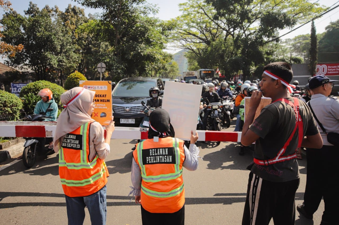 Sambut HUT ke-80 RI, Komunitas Edan Sepur Kampanyekan Tertib dan ...